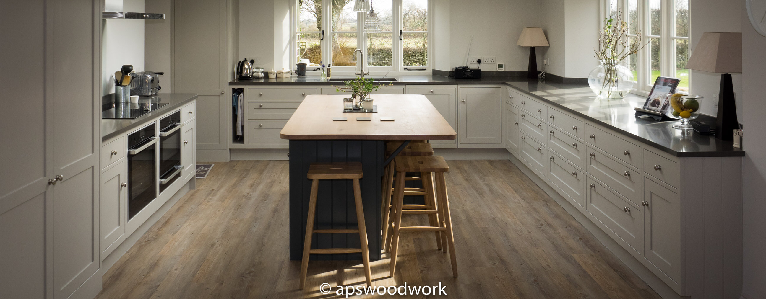 APS Woodwork | bespoke fitted and freestanding furniture